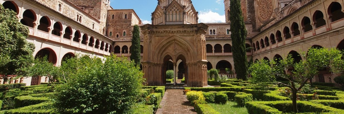 Cinco monasterios para dormir como un bendito | Guía Repsol