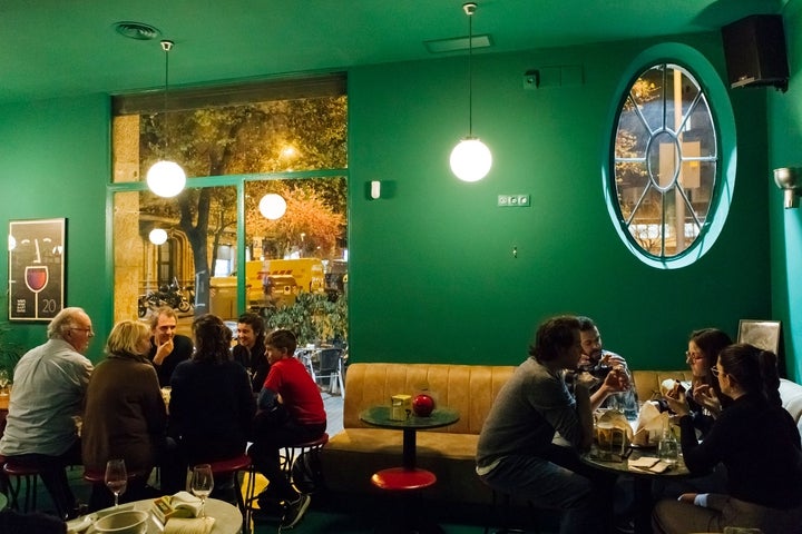 'Torpedo', bar de Rafa Peña con una hamburguesa de lujo | Guía Repsol